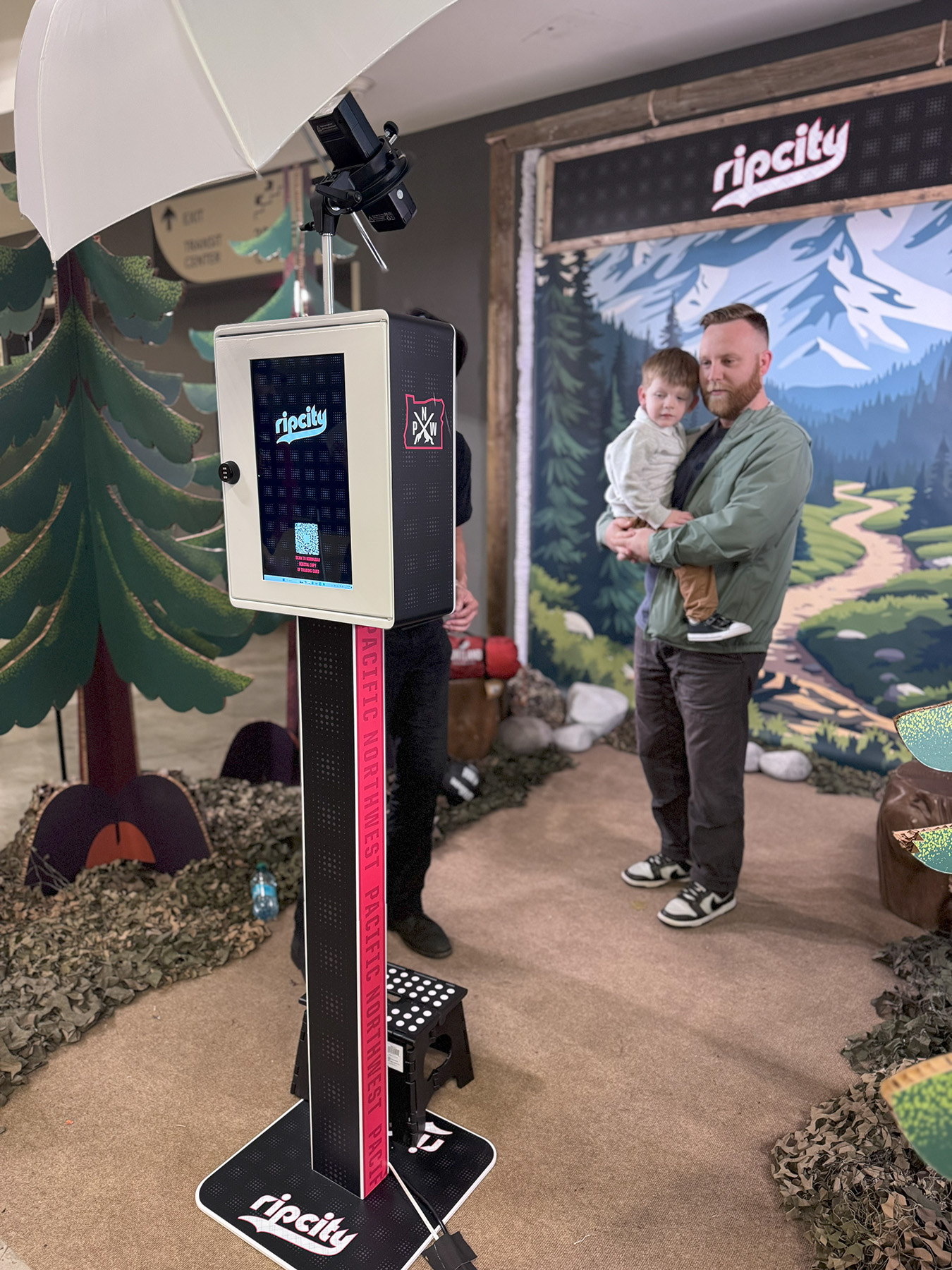 MemoryBox - 360 Video Glamour Trading Card Photo Booth